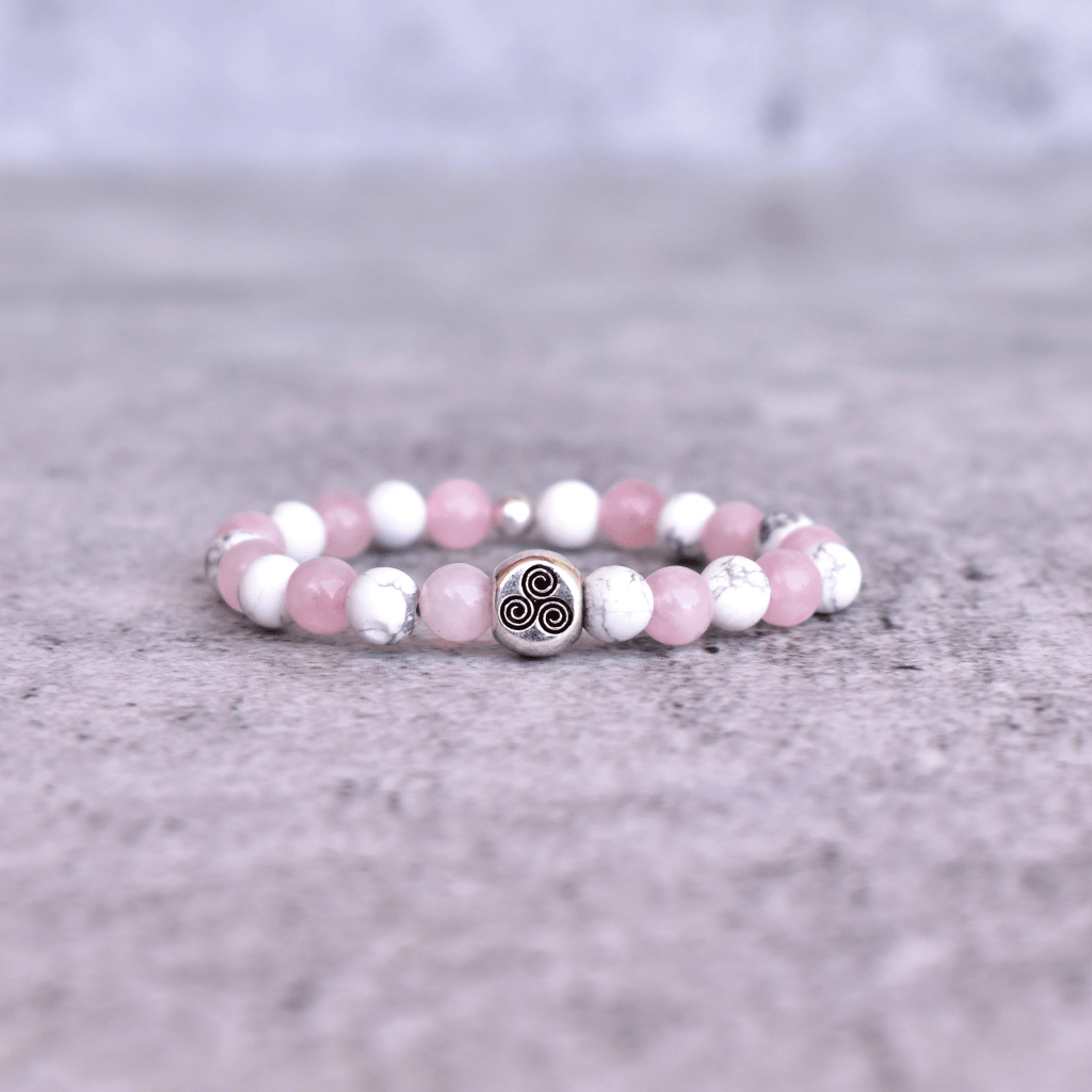Rose quartz and howlite store